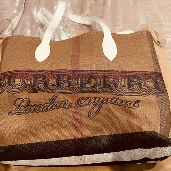 Burberry | Bags | Burberry Designer Tote Brand New With Tags Never Used ...
